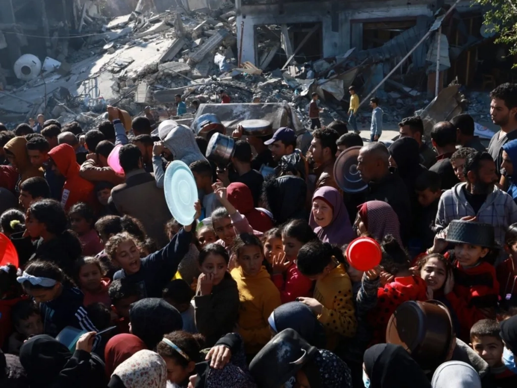 Hunger, thirst and chaos in southern Gaza as hostilities drive ...